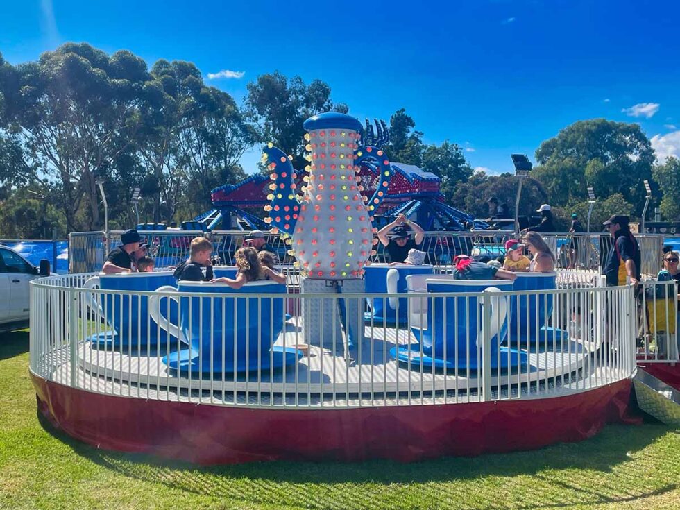 Rides - showamusements